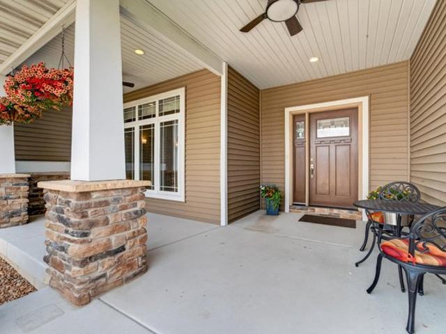 280 Drumlin Cir, Oregon, WI 53575