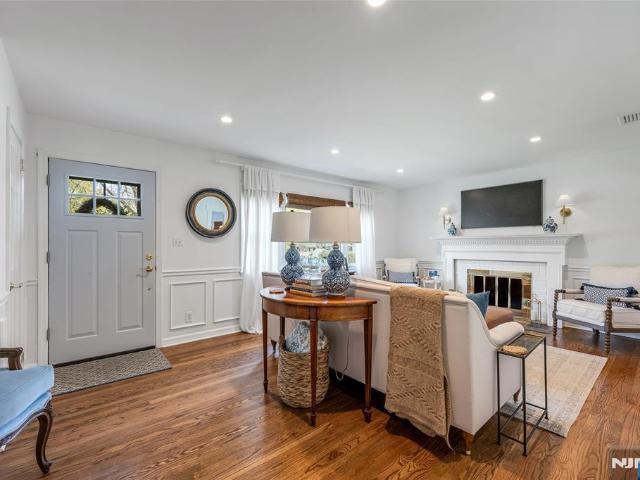 280 Eldon Court