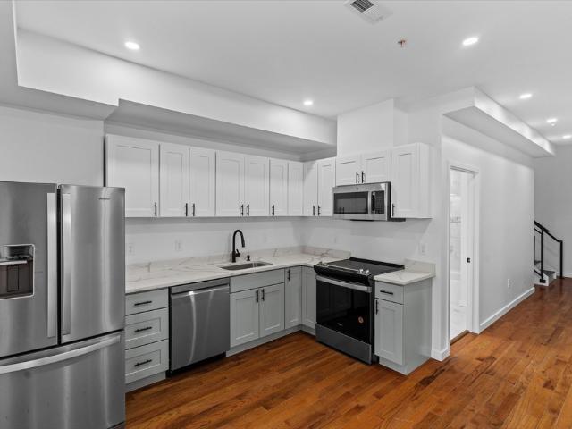 280 Essex St, Unit 502, Lawrence, MA 01840 | MLS #73500