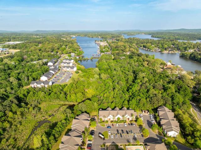 280 Lakeland Drive