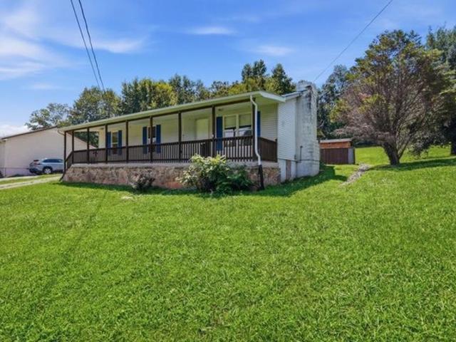 280 Middle Dr, Sparta, TN 38583