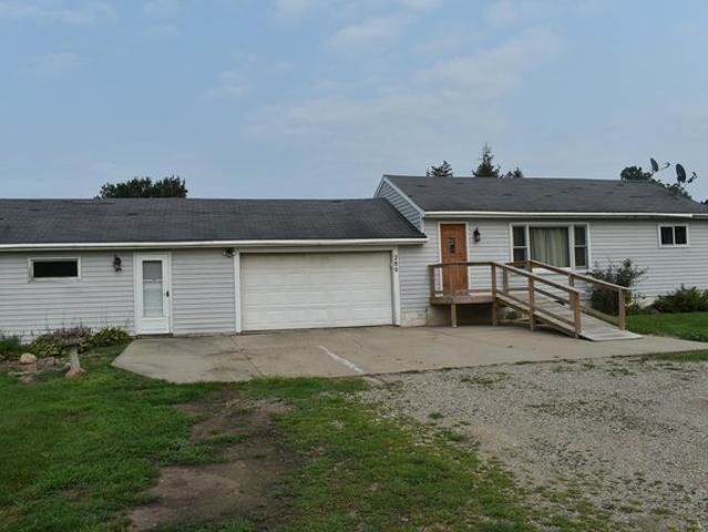 280 N Randolph St, Mitchell, IA 50461