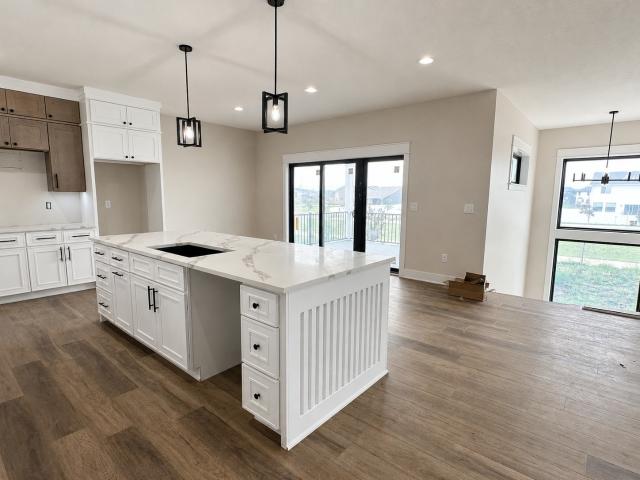 280 NW Copperleaf Court