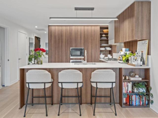 280 Spear Street 8J