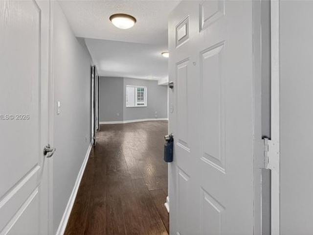 280 SW 20th Rd Apt 904, Miami, FL 33129