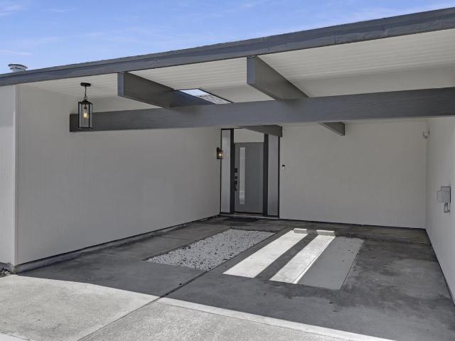 280 Pelican Court
