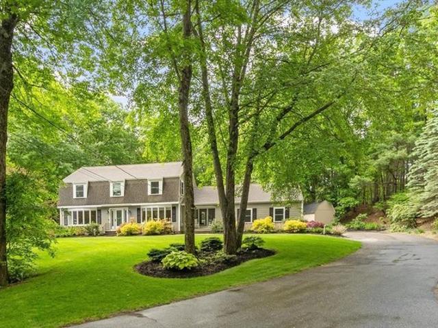 280 Quinapoxet St, Holden, MA 01522