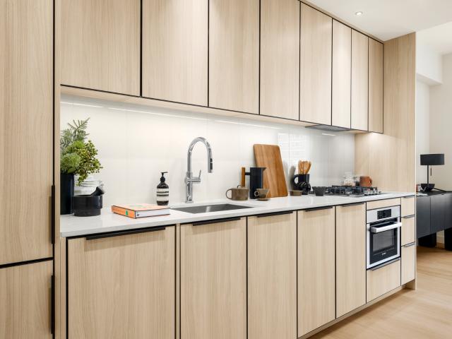 280 W 24TH Street 8O