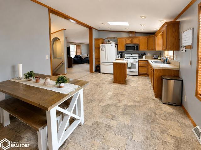 280 W Center St