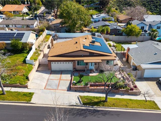 28140 Tambora Dr, Canyon Country, CA 91351 | MLS #DW26032 | Compass