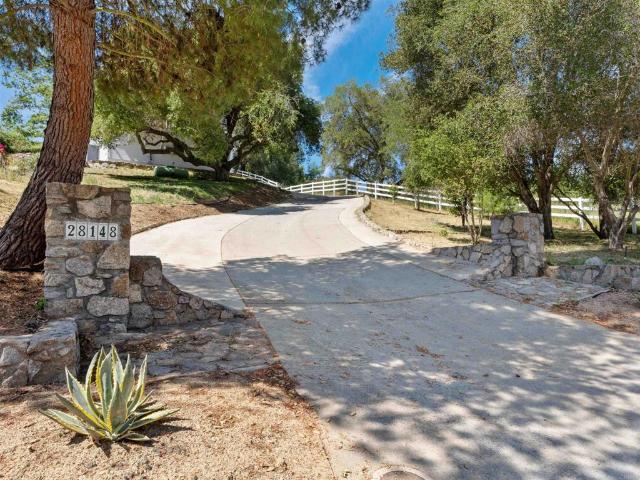 28148 Mountain Meadow Rd, Escondido, CA 92026 | MLS #NDP2602 | Compass