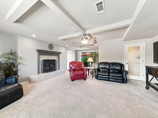 2814 Oakview Drive