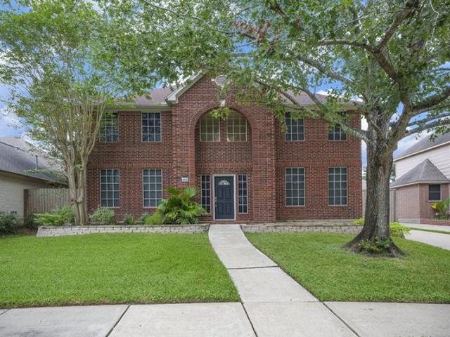 2814 Carmel Woods Dr, Seabrook, TX 77586