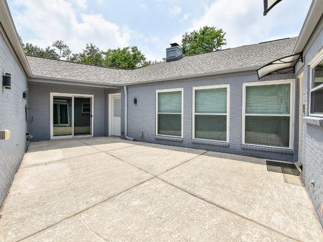 2814 Foxfire Circle