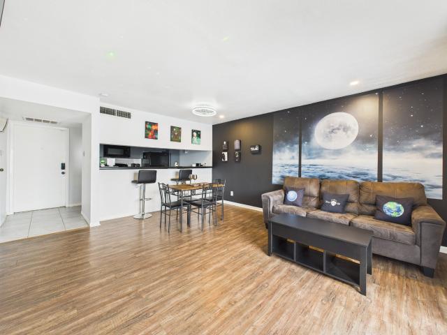 2814 S Bartell Dr, Unit 32, Houston, TX 77054 | MLS #90665