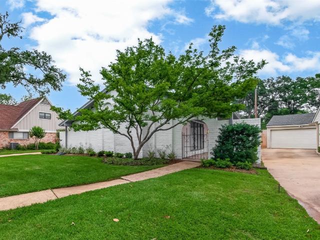 2814 Shadowdale Drive