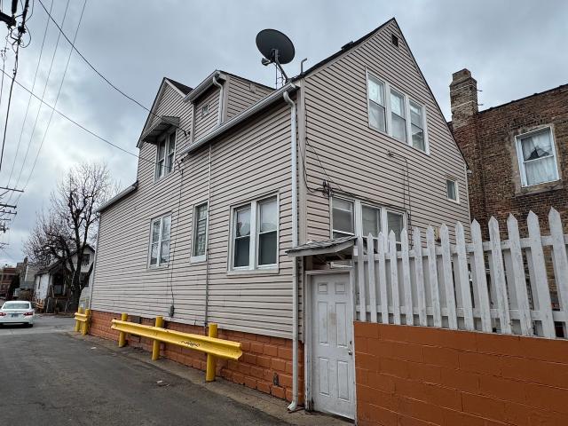 2814 W Fletcher St, Chicago, IL 60618 | MLS #12612 | Compass