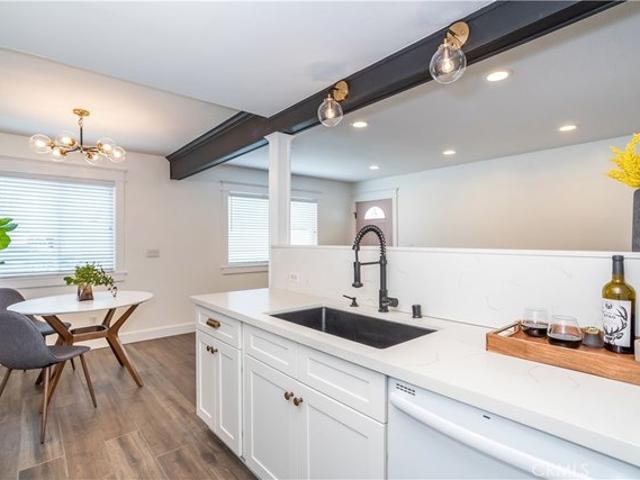28159 Robin Ave, Saugus, CA 91350