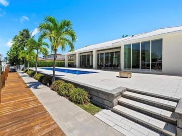 2815 NE 26th Pl, Fort Lauderdale, FL 33306