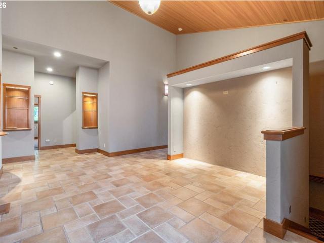 2815 Arrowhead Ct, Lake Oswego, OR 97034 | MLS #172737
