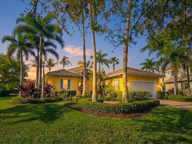 2815 Saint Barts Sq, Vero Beach, FL 32967