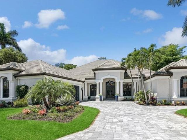 2815 Wild Orchid Ct, Naples, FL 34119