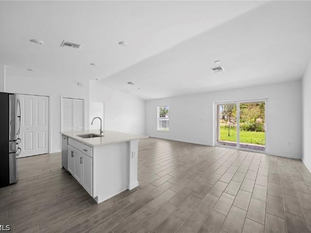 2815 24th St W, Lehigh Acres, FL 33971 | MLS #2026017