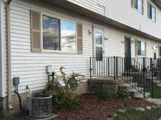 28165 Raleigh Crescent Dr, Chesterfield, MI 48051