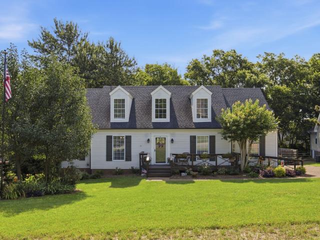 2816 Maple Cir
