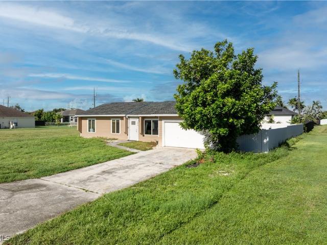 2816 NE 5th Pl, Cape Coral, FL 33909 | MLS #2025006 | Compass