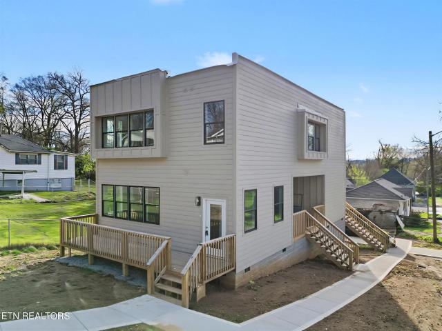 2816 Nichols Ave