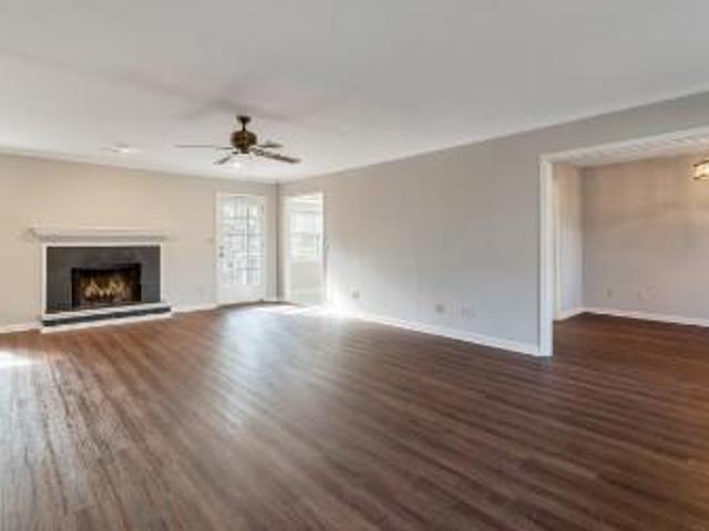 2816 Deerwood Trail