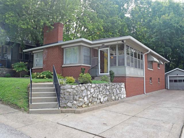 2816 Hillcrest Terrace