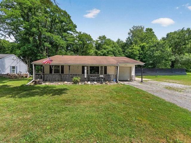 2816 S Locust Rd, South Bend, IN 46614