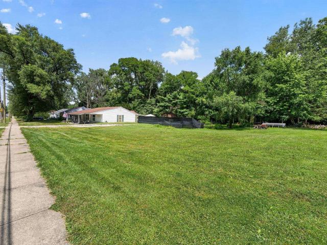 2816 S Locust Road