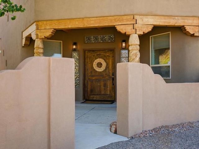 2816 Tramway Cir NE, Albuquerque, NM 87122