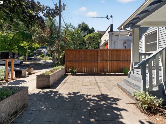 2817 ne weidler st