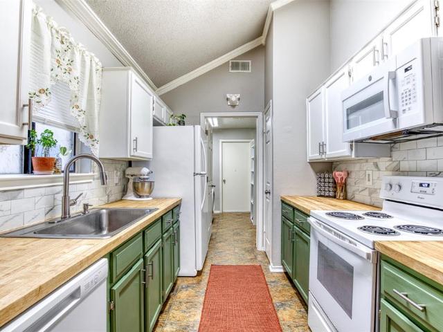 2817 Country Creek Ln, Fort Worth, TX 76123 | MLS #21161 | Compass