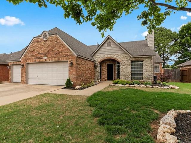 2817 E 102nd Pl, Tulsa, OK 74137