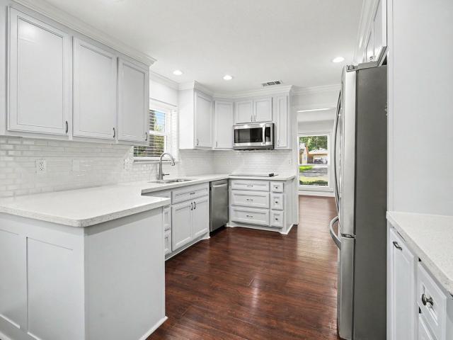 2817 Frostwood Circle