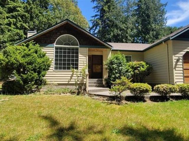 2817 Huckleberry Ln, Camano Island, WA 98282