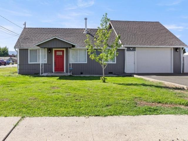 2817 Howard Ave, Medford, OR 97501
