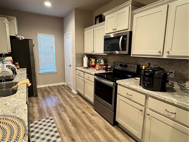 2817 Papa Bear Dr, College Station, TX 77845 | MLS #26003 | Compass