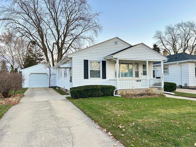 2817 Wellington Dr, Racine, WI 53403