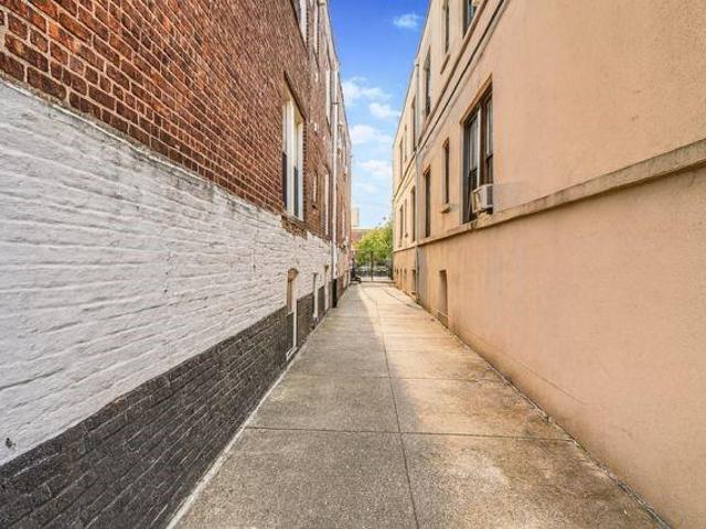 2817 West 20th Street