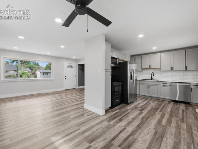 2818 Merry Lane