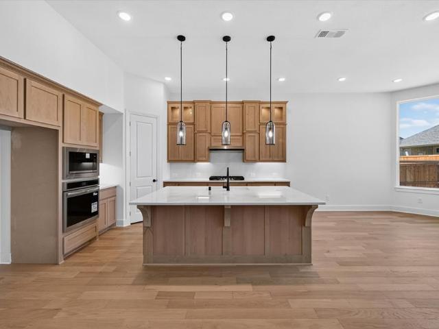 2818 Cedar Ridge
