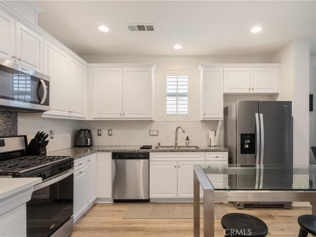 2818 E Berry Loop Privado 77