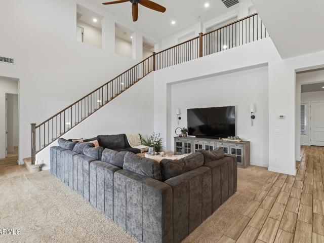 2818 e odessa street