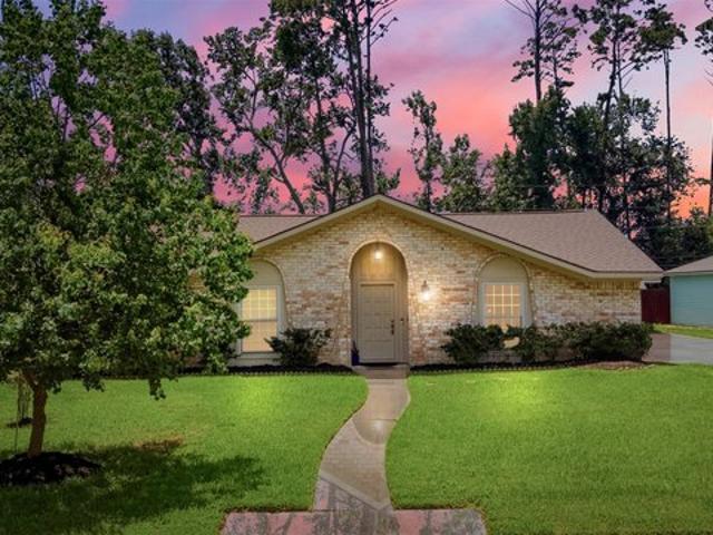 2818 Frostwood Cir, Dickinson, TX 77539